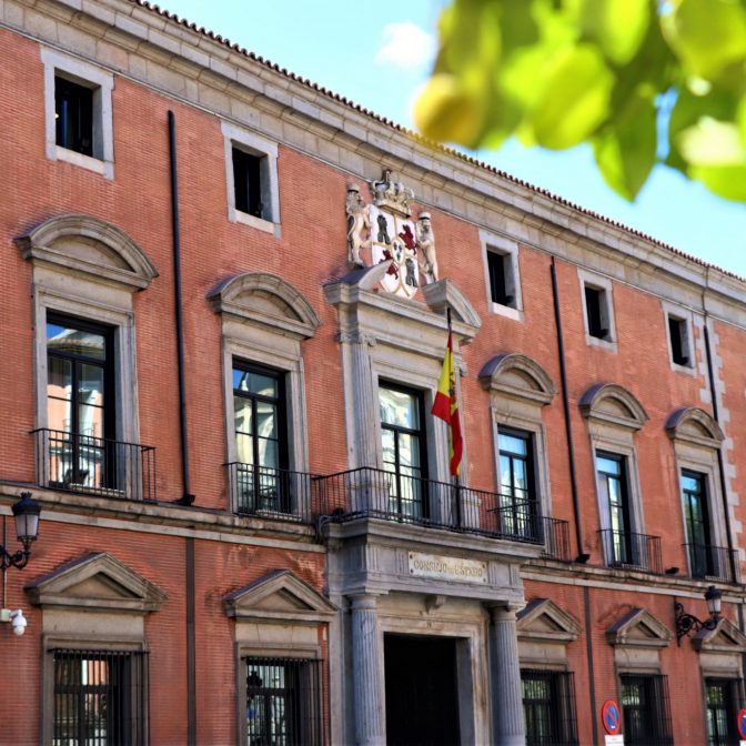 Cómo se crea un partido político en España