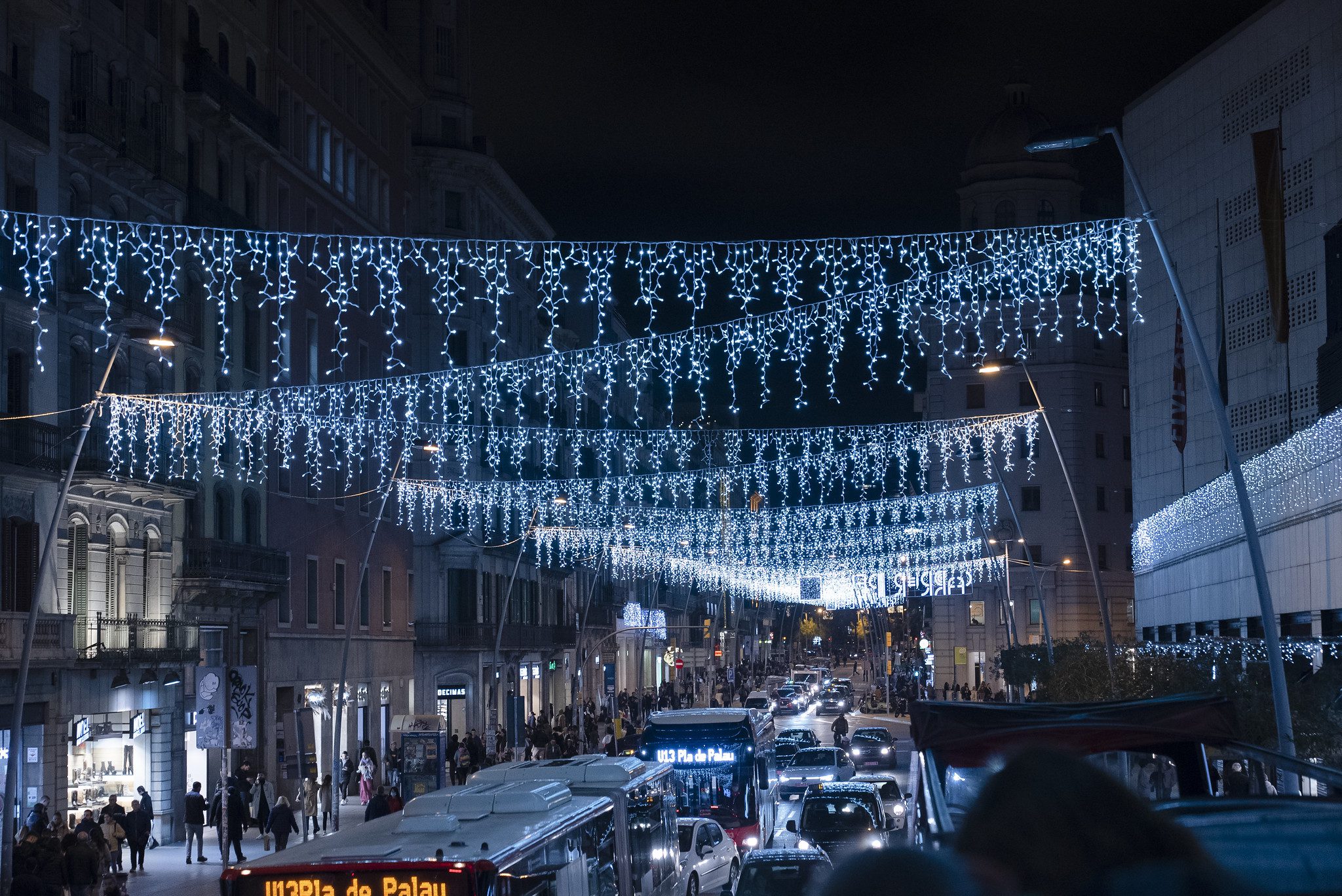 La conspiración sobre las luces azules del alumbrado urbano