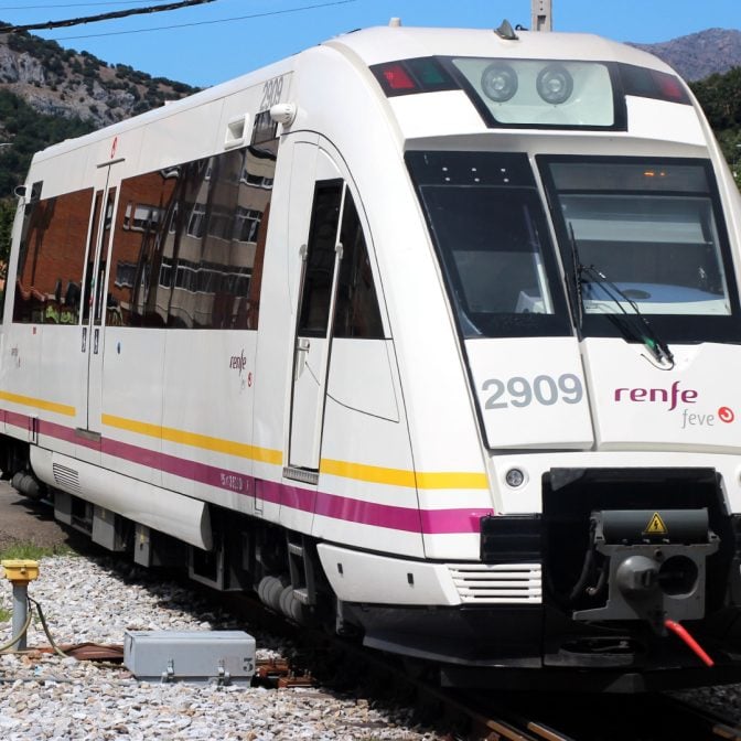 Los trenes que no caben por los túneles del contrato de Renfe
