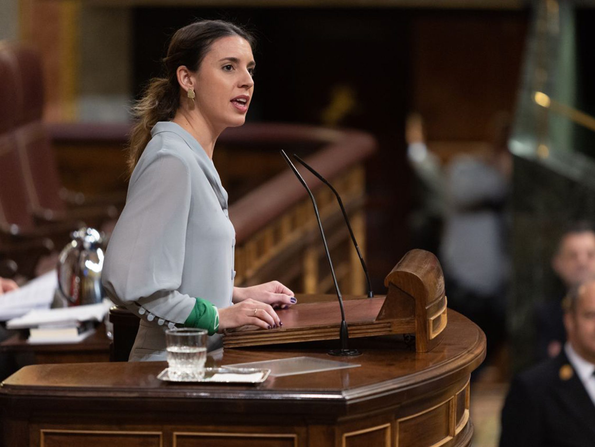 Qué regula y qué deja fuera la ley trans y LGTBI aprobada
