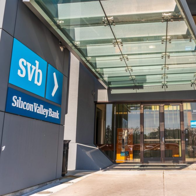 De Credit Suisse al Silicon Valley Bank: qué es el pánico financiero