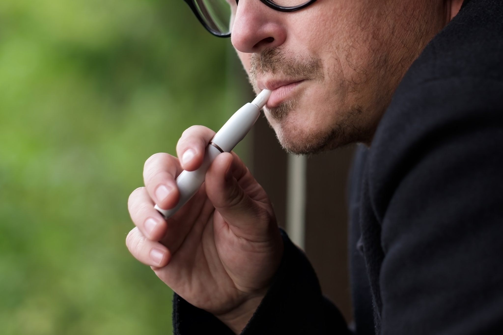 Qué regula y prohíbe Sanidad respecto al tabaco calentado