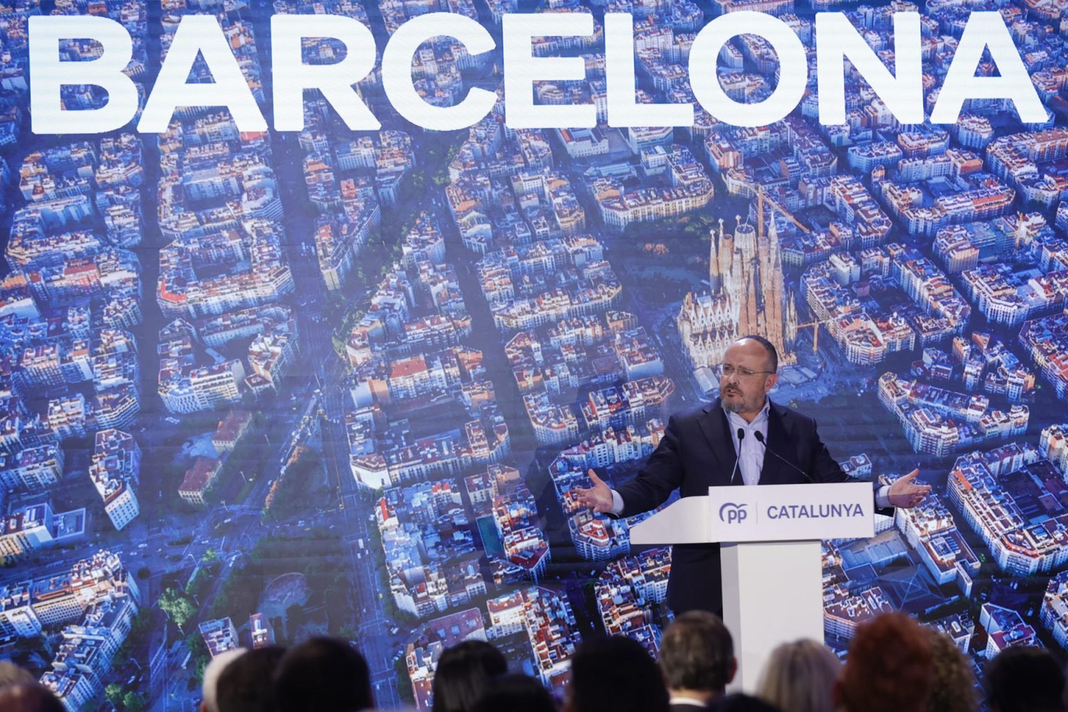 Quién es Alejandro Fernández, el candidato del PP para Cataluña